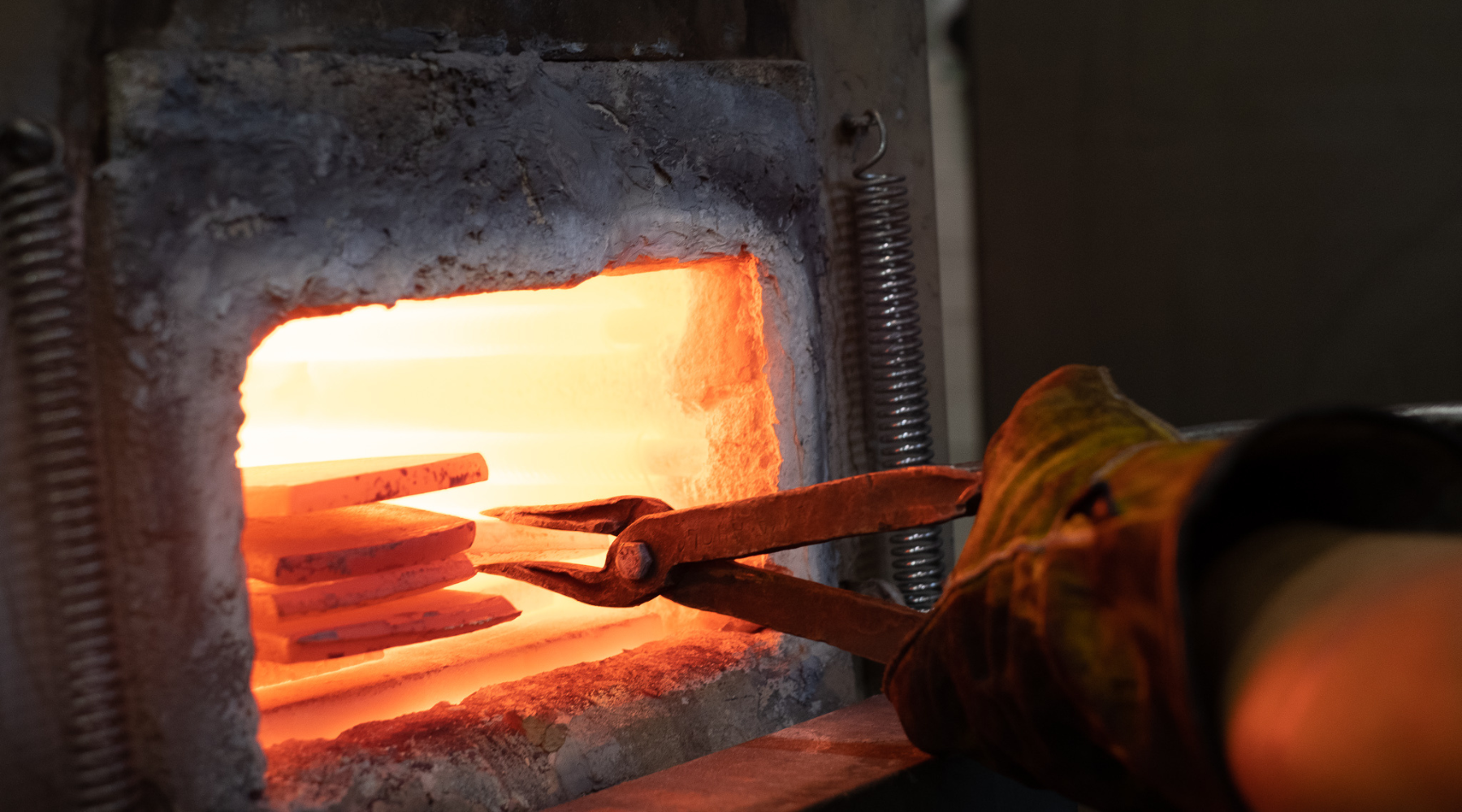 Wootz vs Damascus Steel | Knife Steel Guide | Roselli Finland